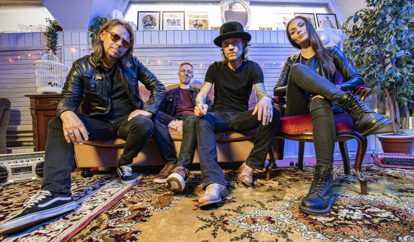 Ginger Evil: Mit Papa im Rock'n'Roll-Video | ROCKS